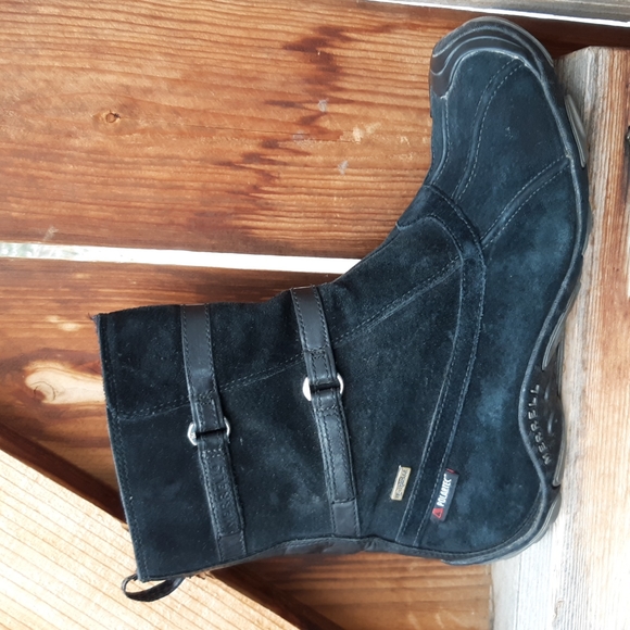 Merrell | Shoes | Merrel Forecast Torch Mid Waterproof Black Leather ...